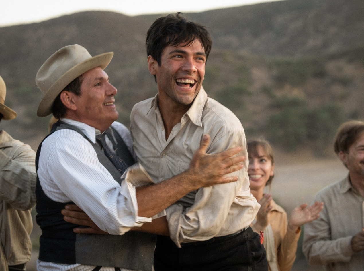 Перші кадри фільму "Вавилон" з Бредом Піттом, Марго Роббі, Тобі Магваєр ...